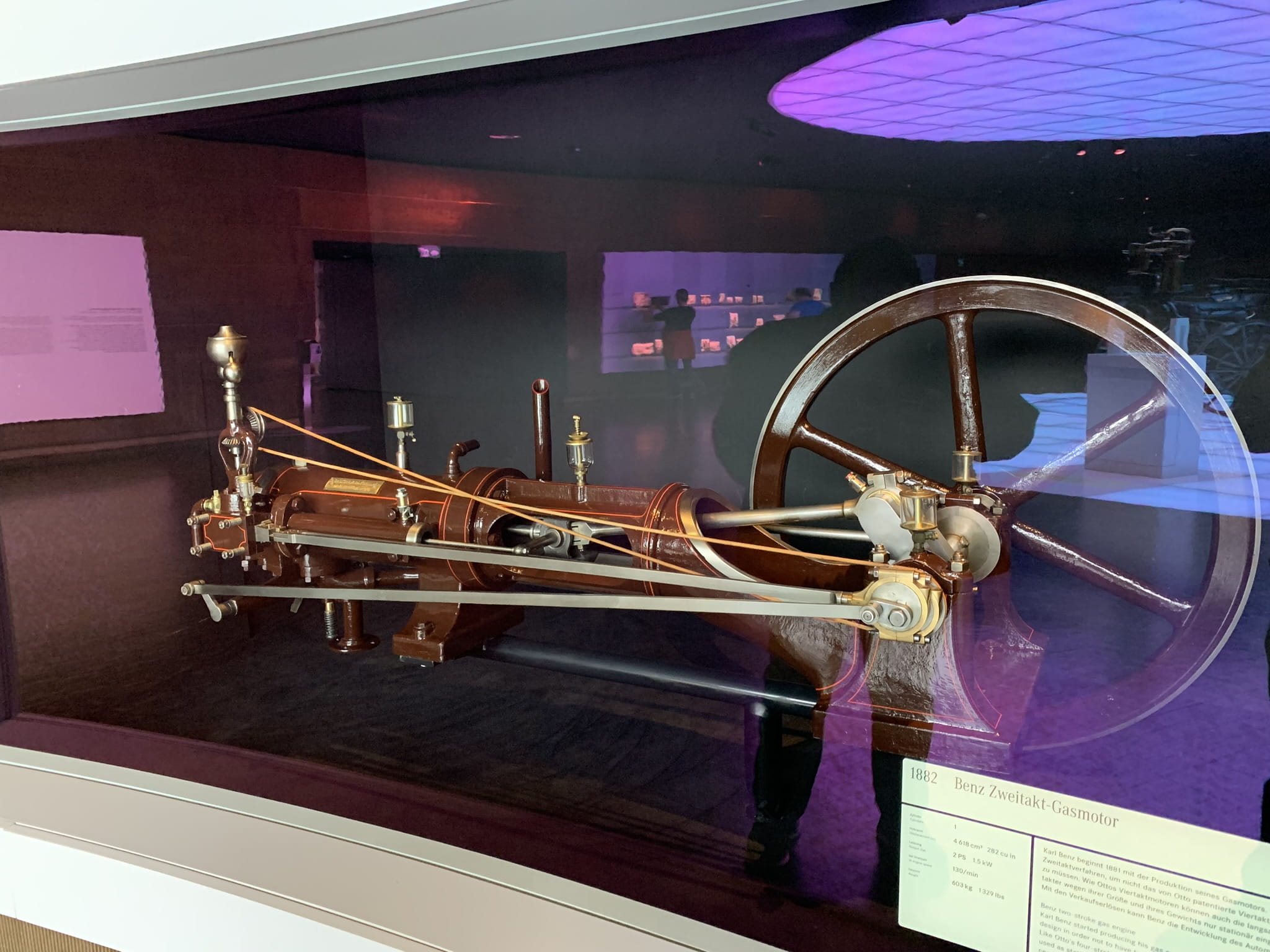 Présentation - Musée Mercedes-Benz de Stuttgart