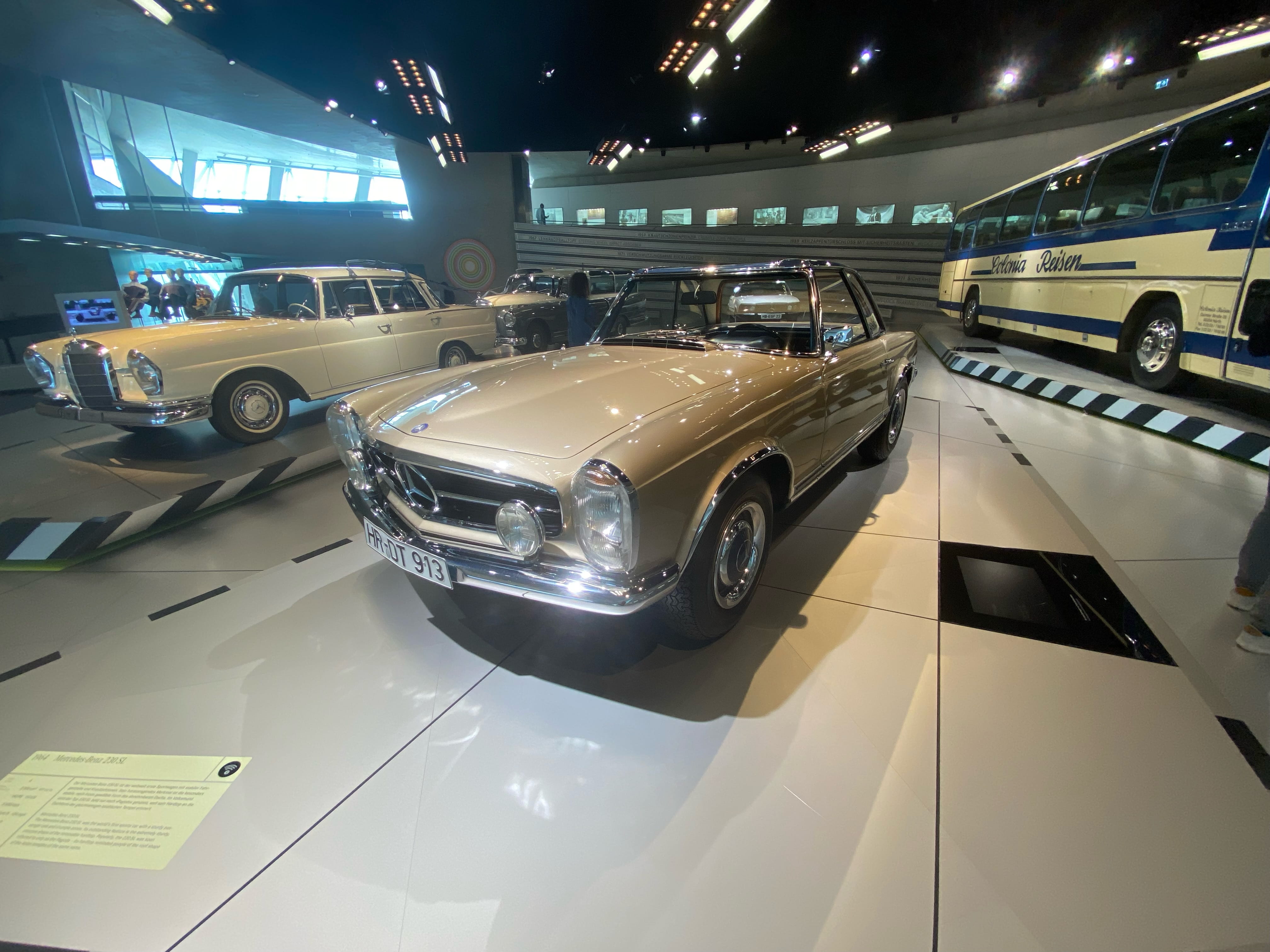Présentation - Musée Mercedes-Benz de Stuttgart
