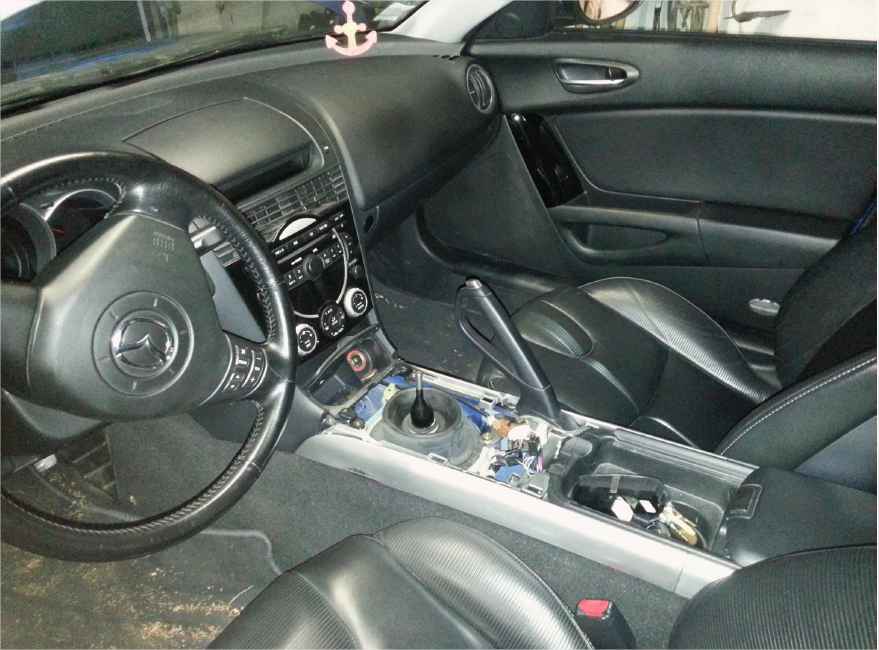 Archive FRF - Comment démonter la console centrale d'une Mazda rx-8?
